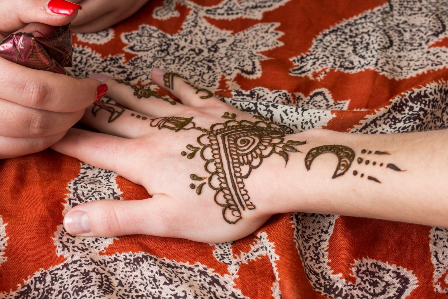 4 Best Hennas In Little India For Impressive Skin Art (2025)